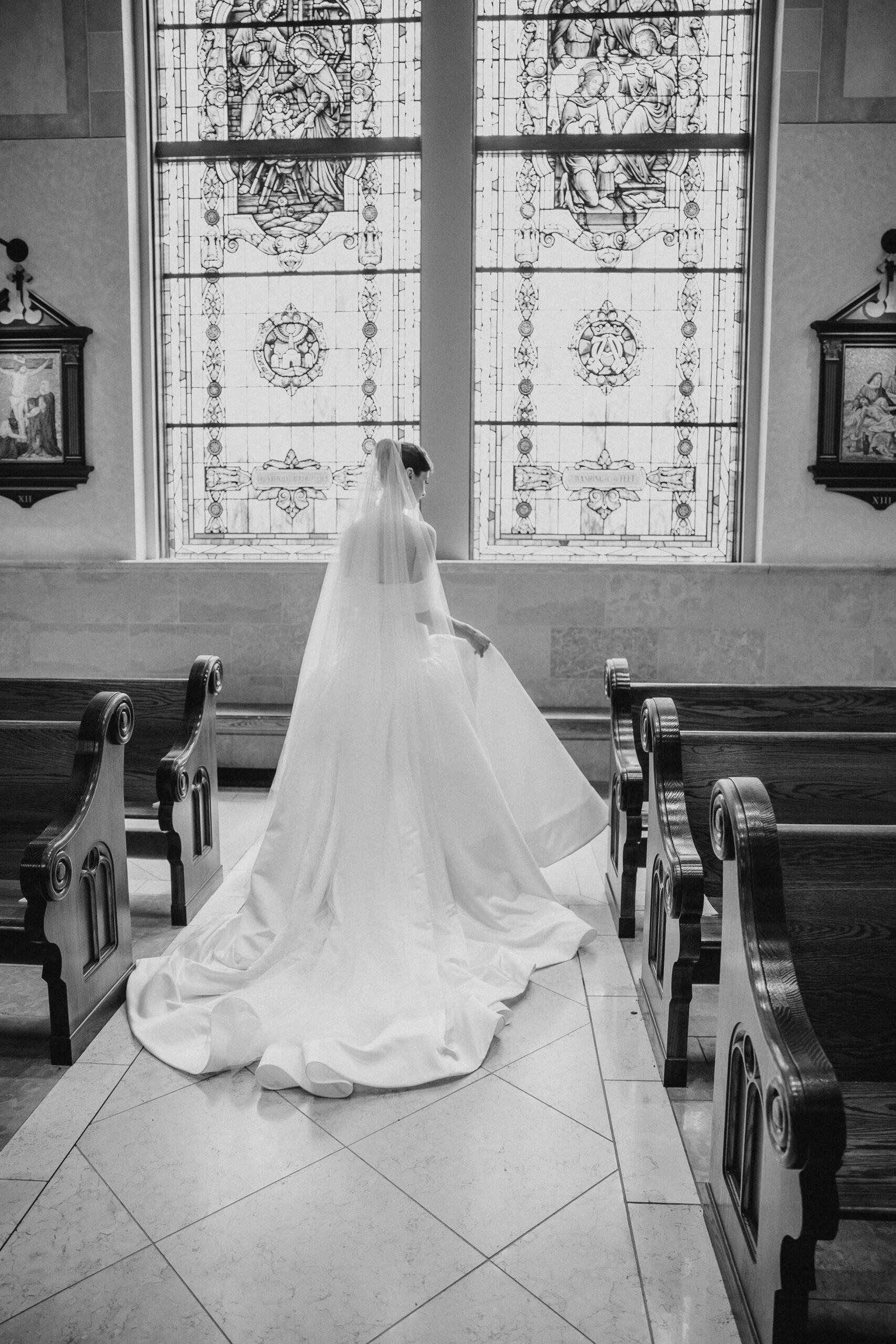 Capturing Timeless Elegance: A Guide to Timeless Bridal Portraits ...